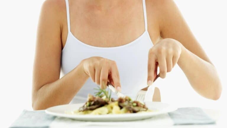 10 Tips For Feeling Full & Bloated After Eating - Colleen Christensen ...